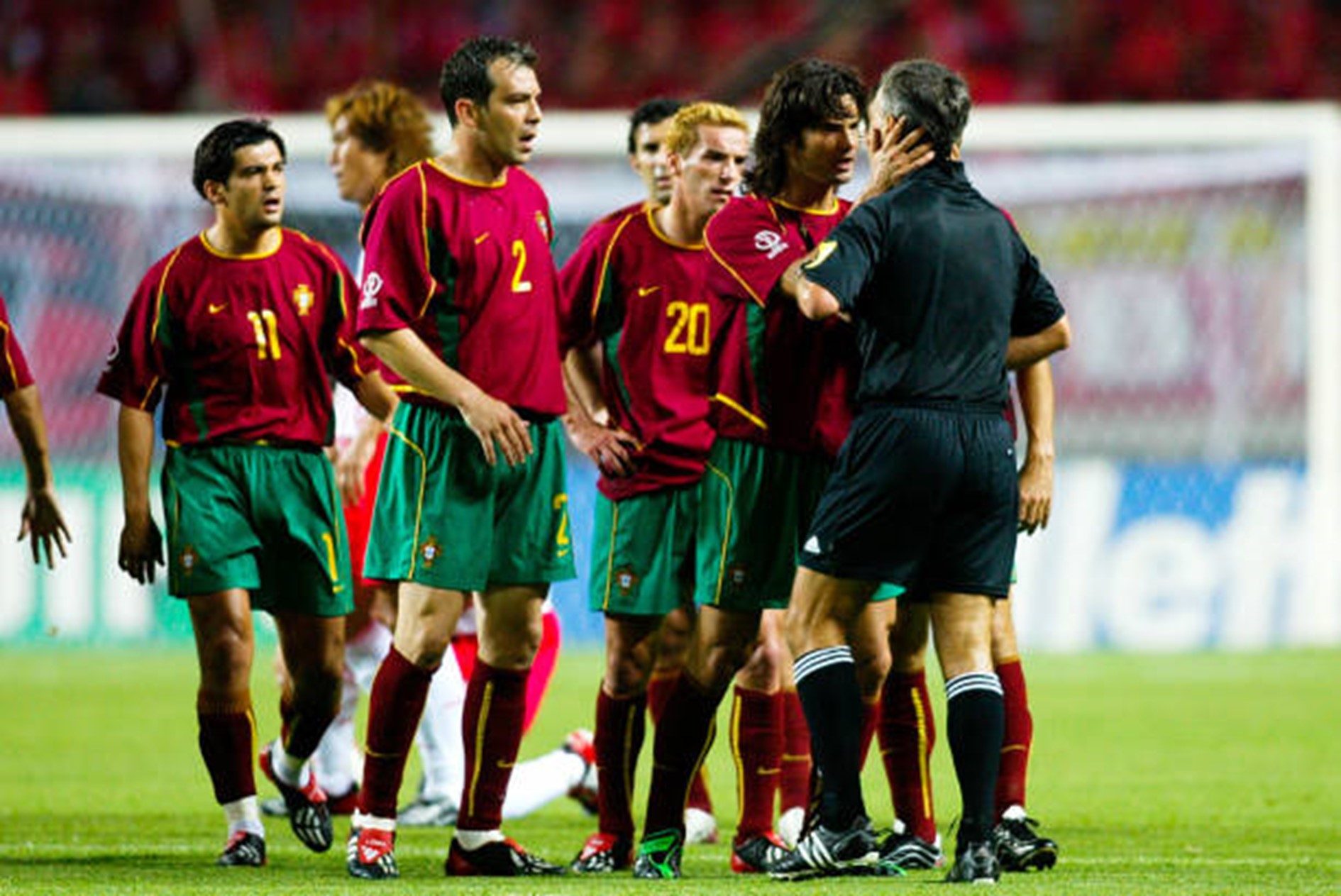 Portugal 2002 - Le sabordage de la « Geração de Ouro » - pinte de foot